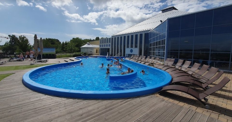 Skiensgruppa inviterer til pizza og bading i Langesund badepark ...